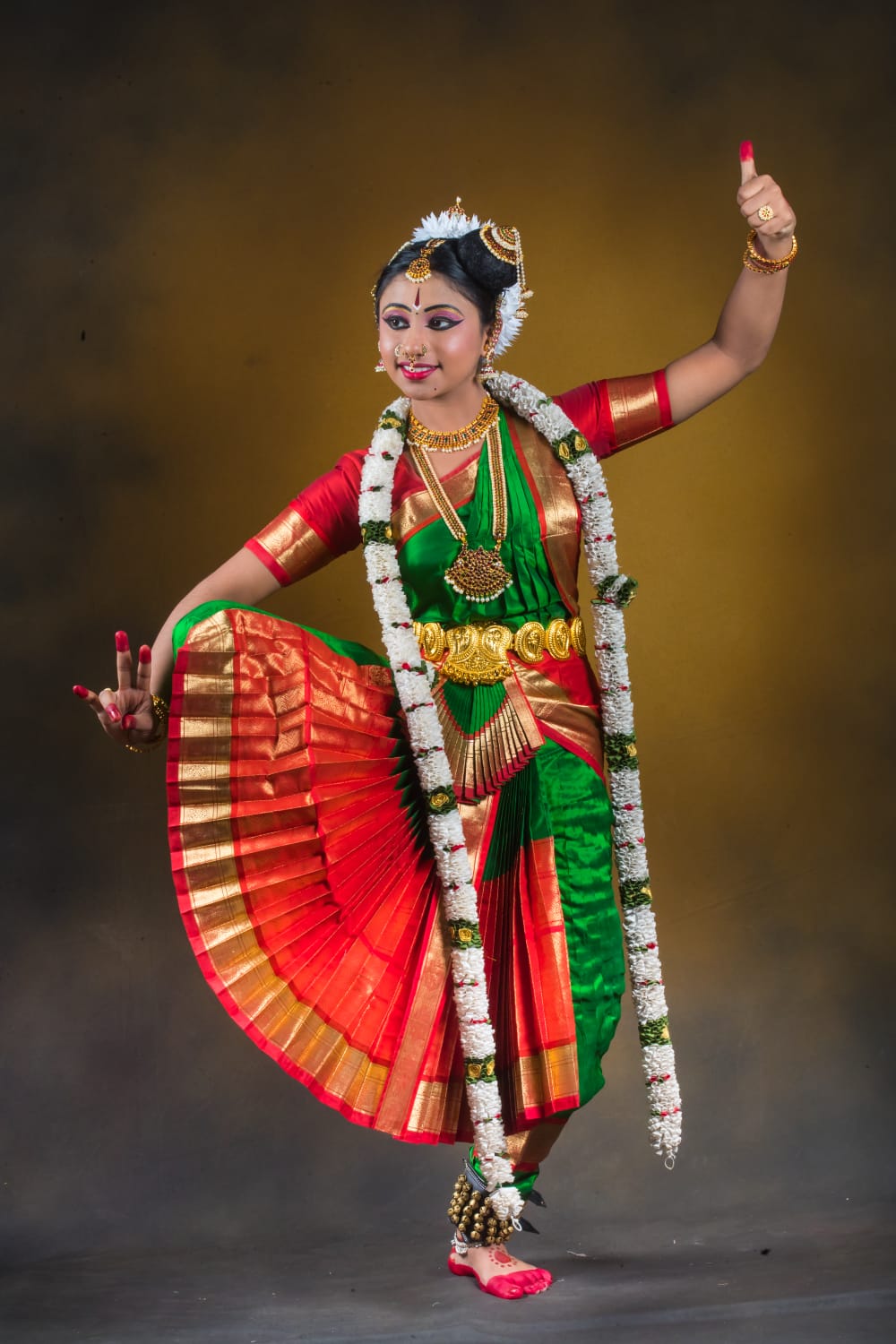 Leela Natya Kalavrinda-Dhriti Upadhyaya Rangapravesha - Sandhya Patrike